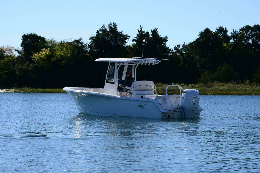 2022 Sea Hunt Ultra 239 SE | Brewer Yacht Sales